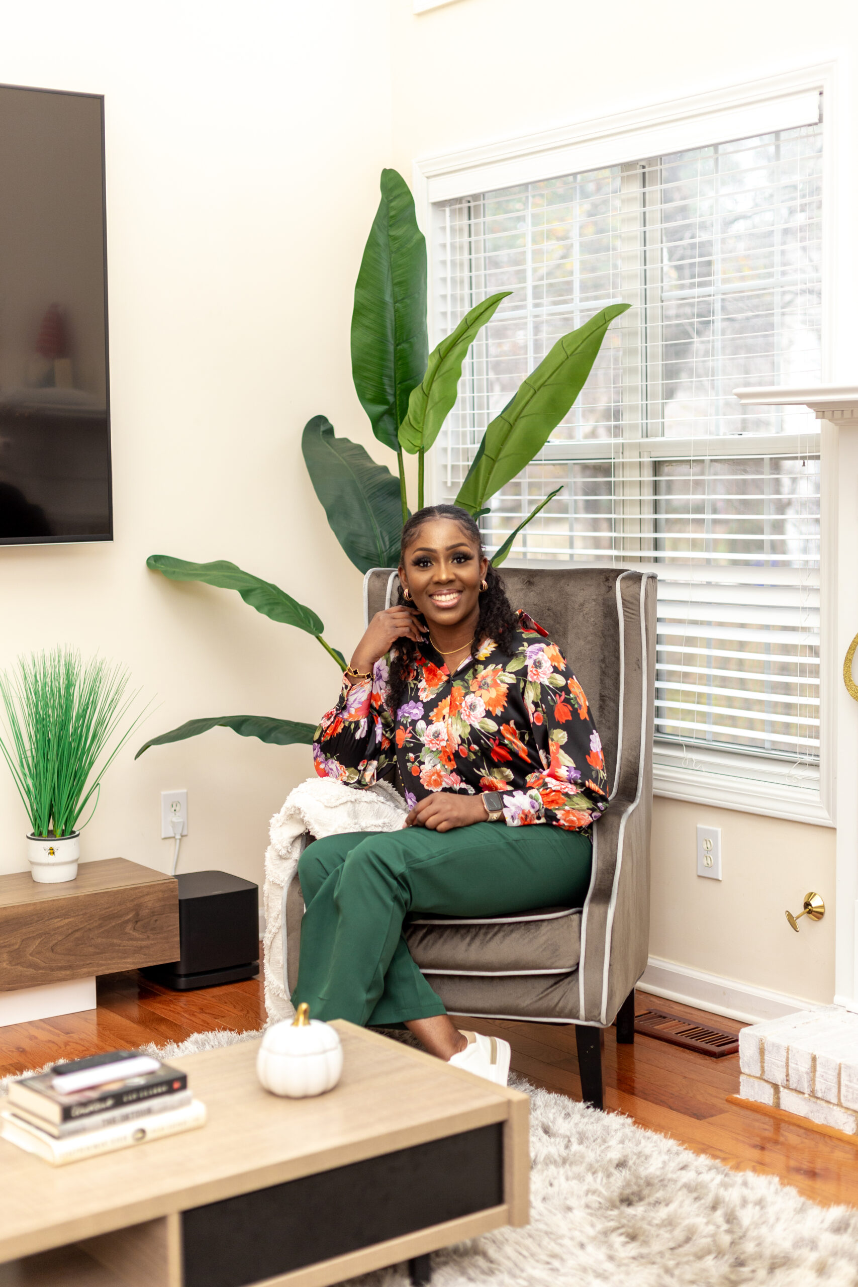 real estate agents - Luxe Residential Group