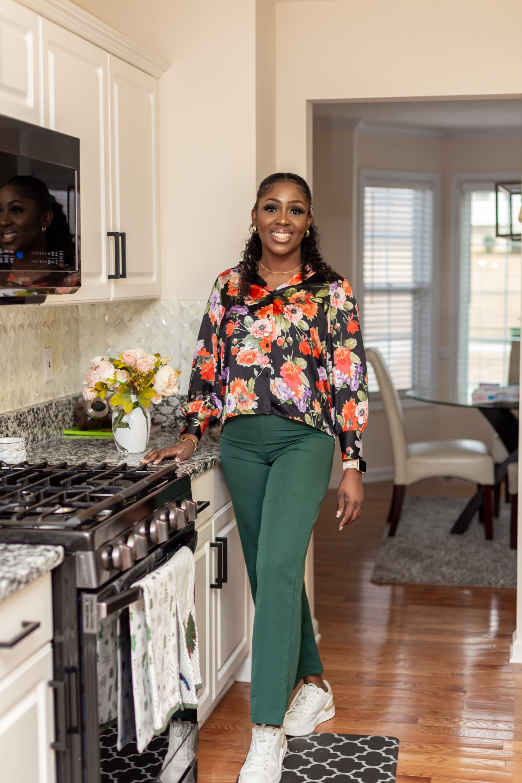 real estate agents - Luxe Residential Group